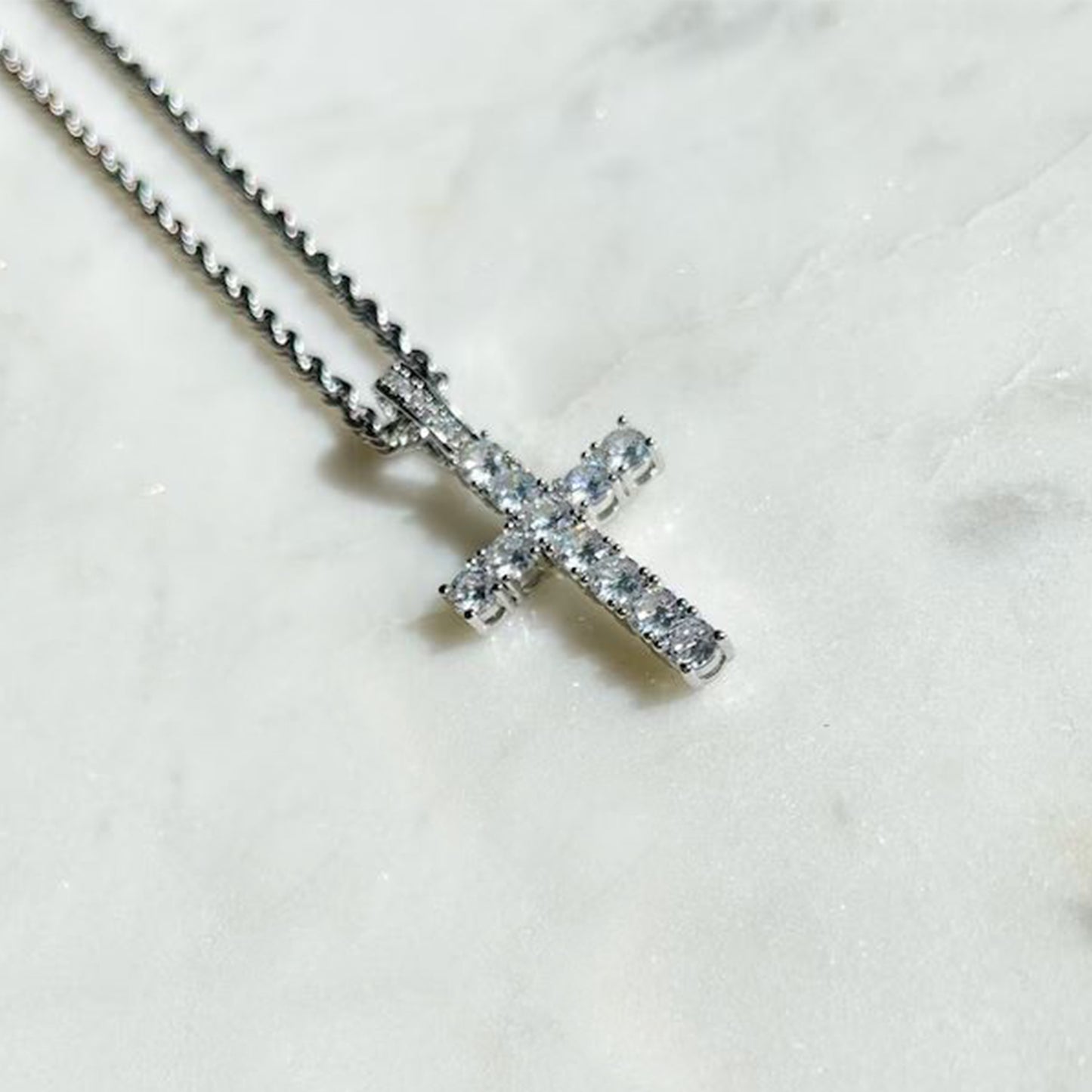 Diamond cross chain – Manii